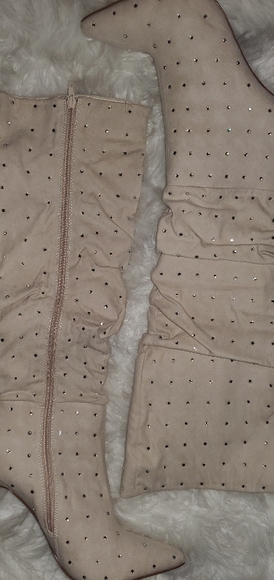 Shoe Dazzle | Shoes | White Slouch Boots | Poshmark